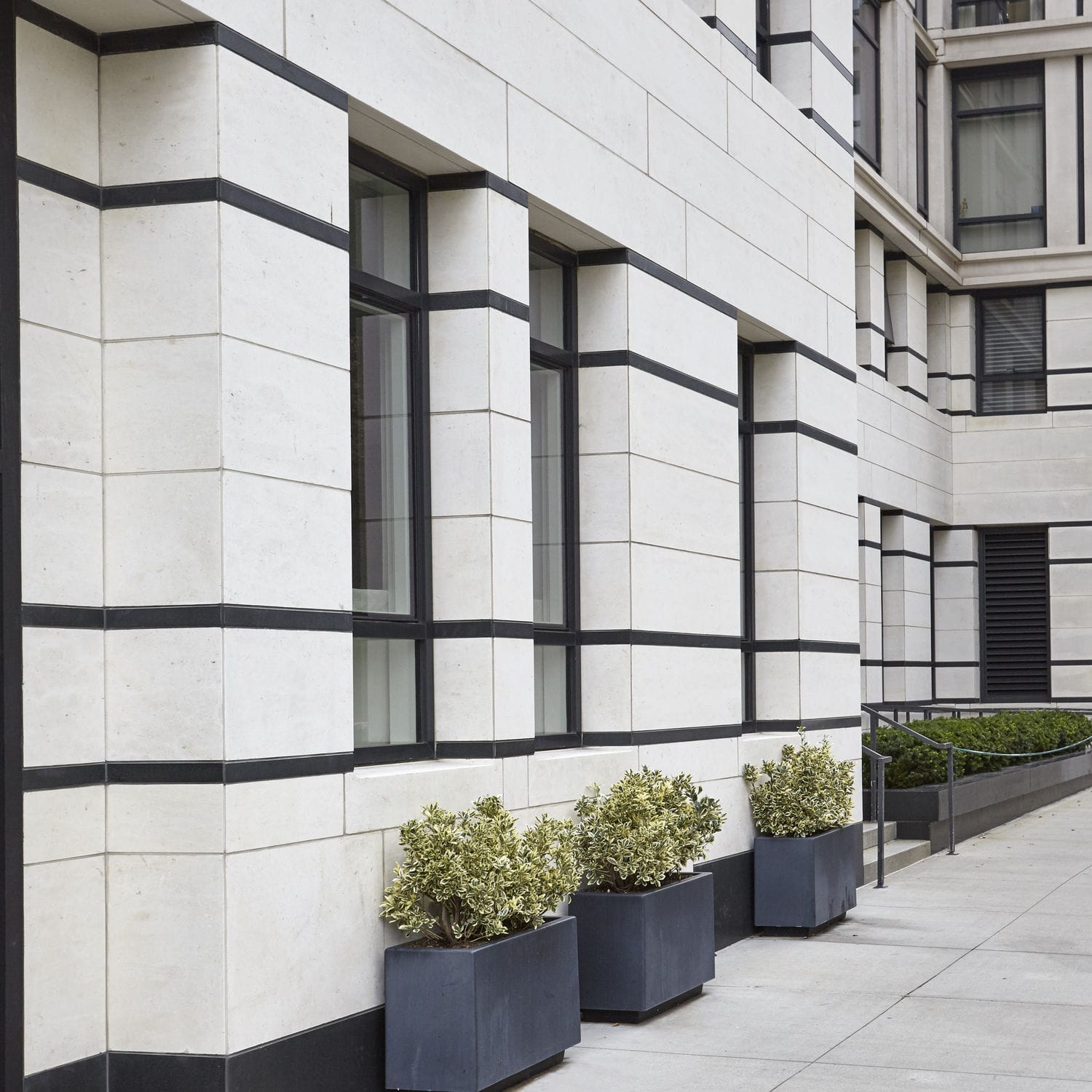 Limestone cladding - 170 EAST END - NY - Luget - natural finish / beige