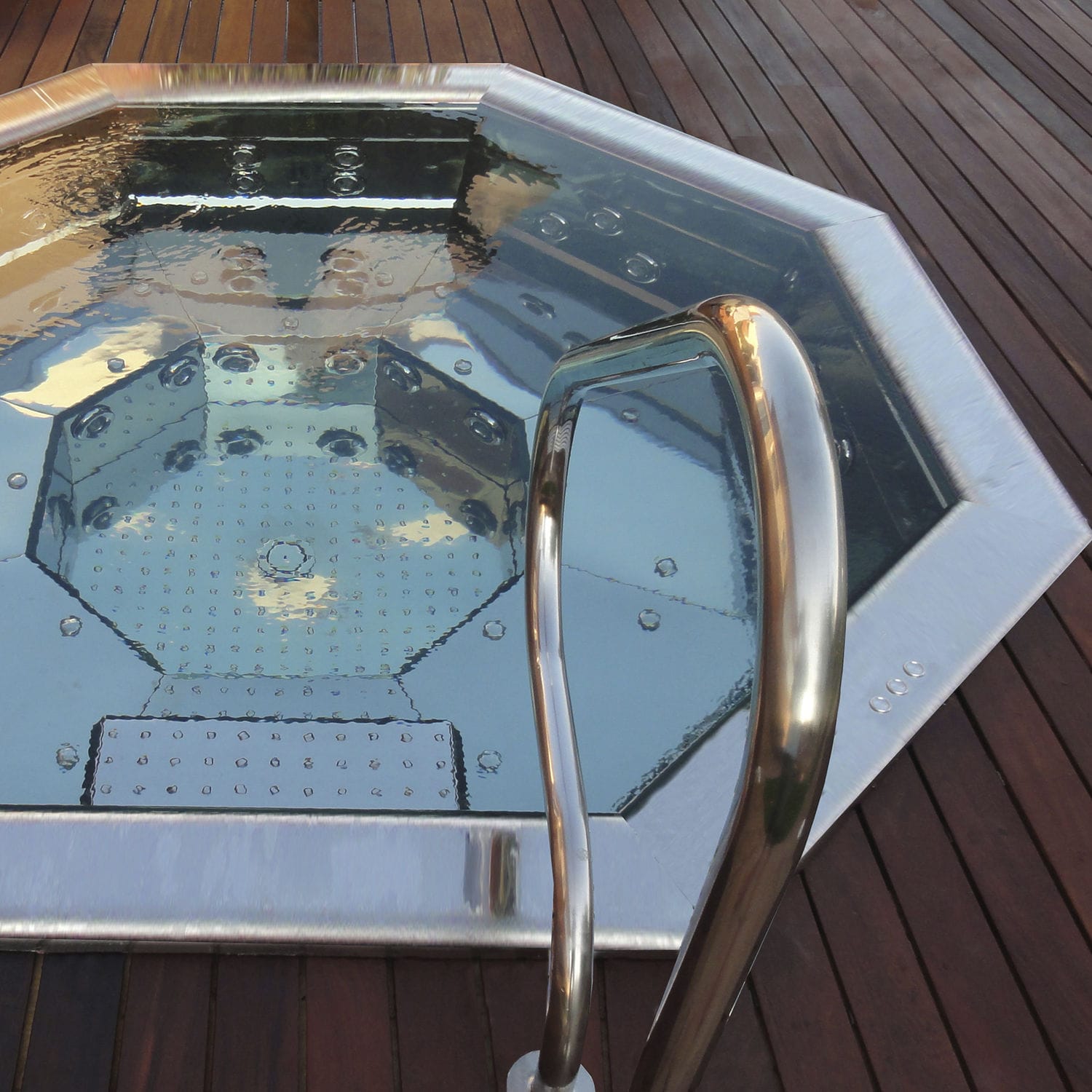 Built-in hot tub - AWD - octagonal / 8-person / commercial