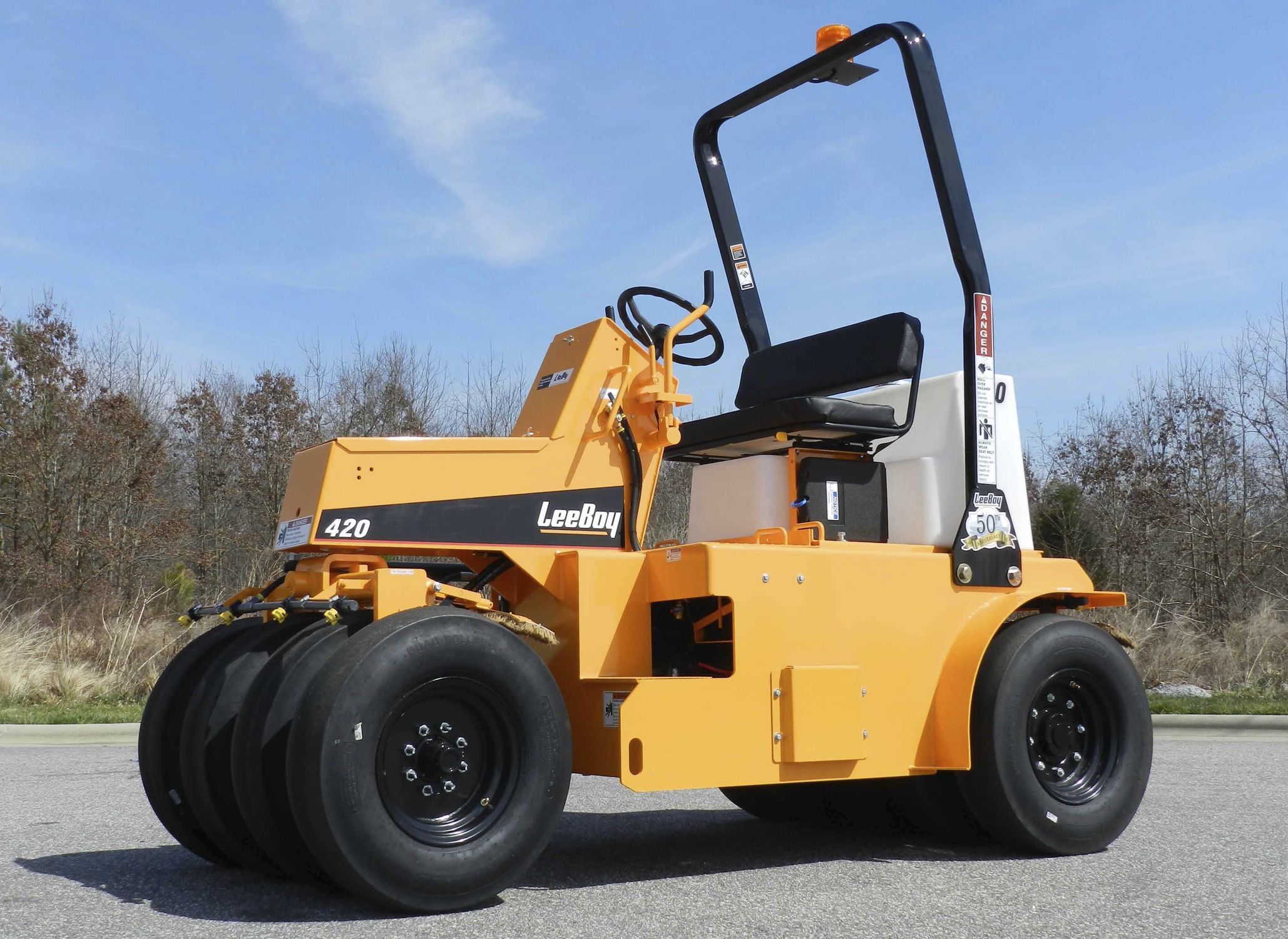 Pneumatic tired roller compactor - 420 - VT LeeBoy, Inc.