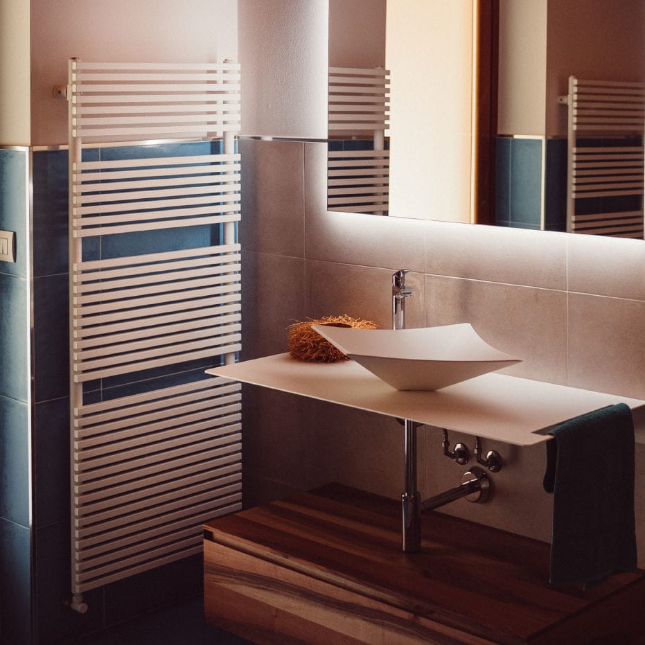 Hot water towel radiator - TRENDY - GRAZIANO RADIATORS - electric / 0 ...