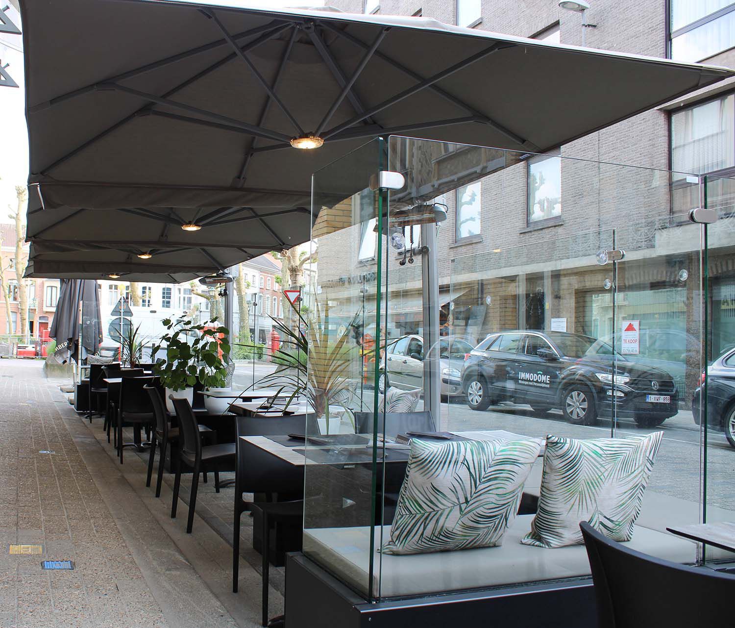 Contemporary screen - Casablanca Sit - Van Hoof - glass / thermo ...