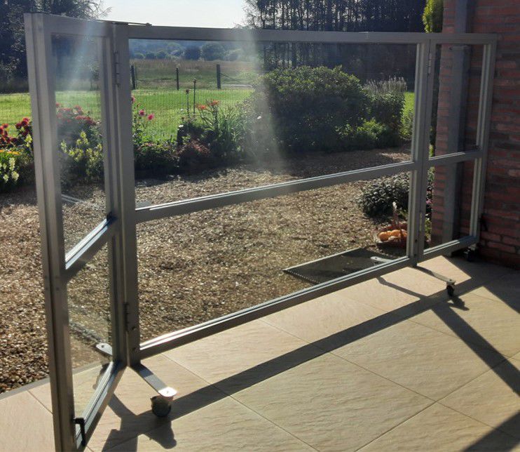 Contemporary screen - Van Hoof - glass / aluminum / for patio