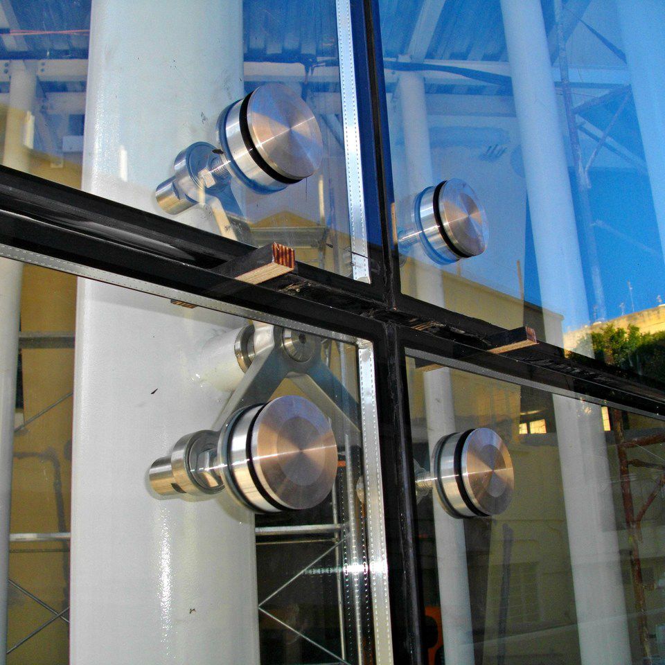 Steel curtain wall fastening system - Jamar