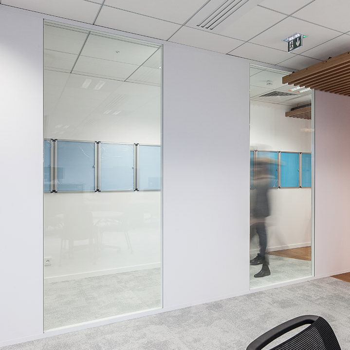 Removable partition - Satine - ABCD INTERNATIONAL - edge-to-edge / with ...