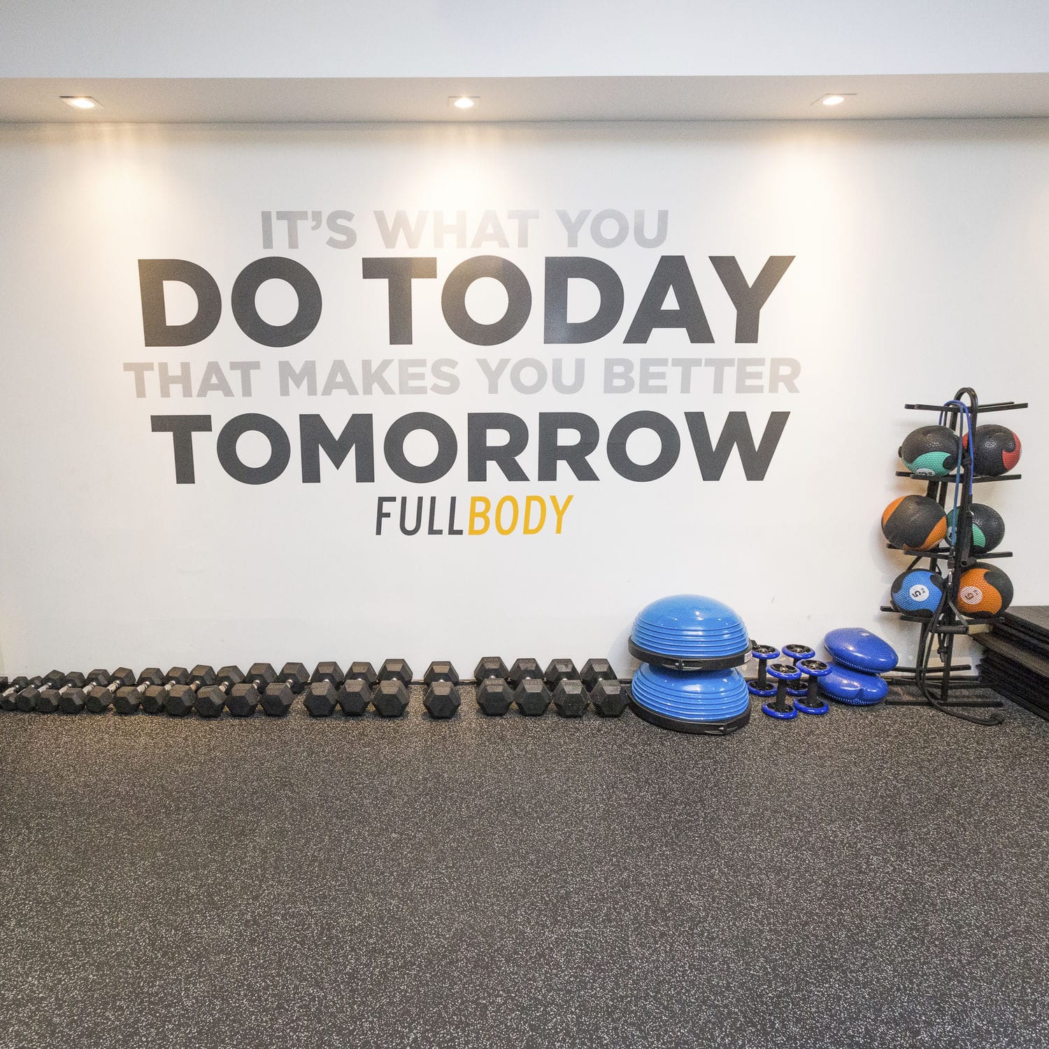 Indoor sports flooring - IMPACT ROLL - RECYCLED RUBBER WITH EPDM ...