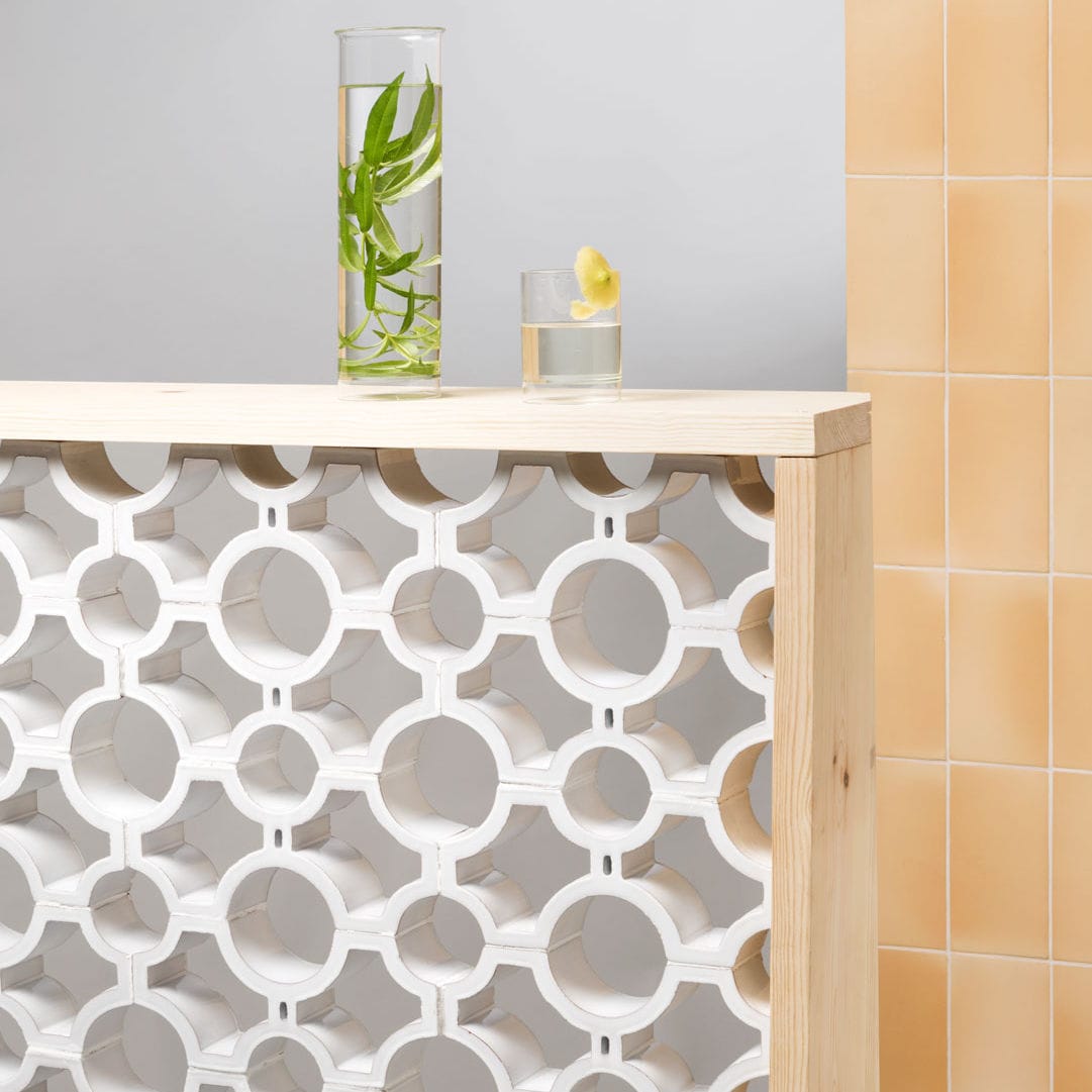 Ceramic screen wall - BANYOLES - CERAMICA FERRES - indoor