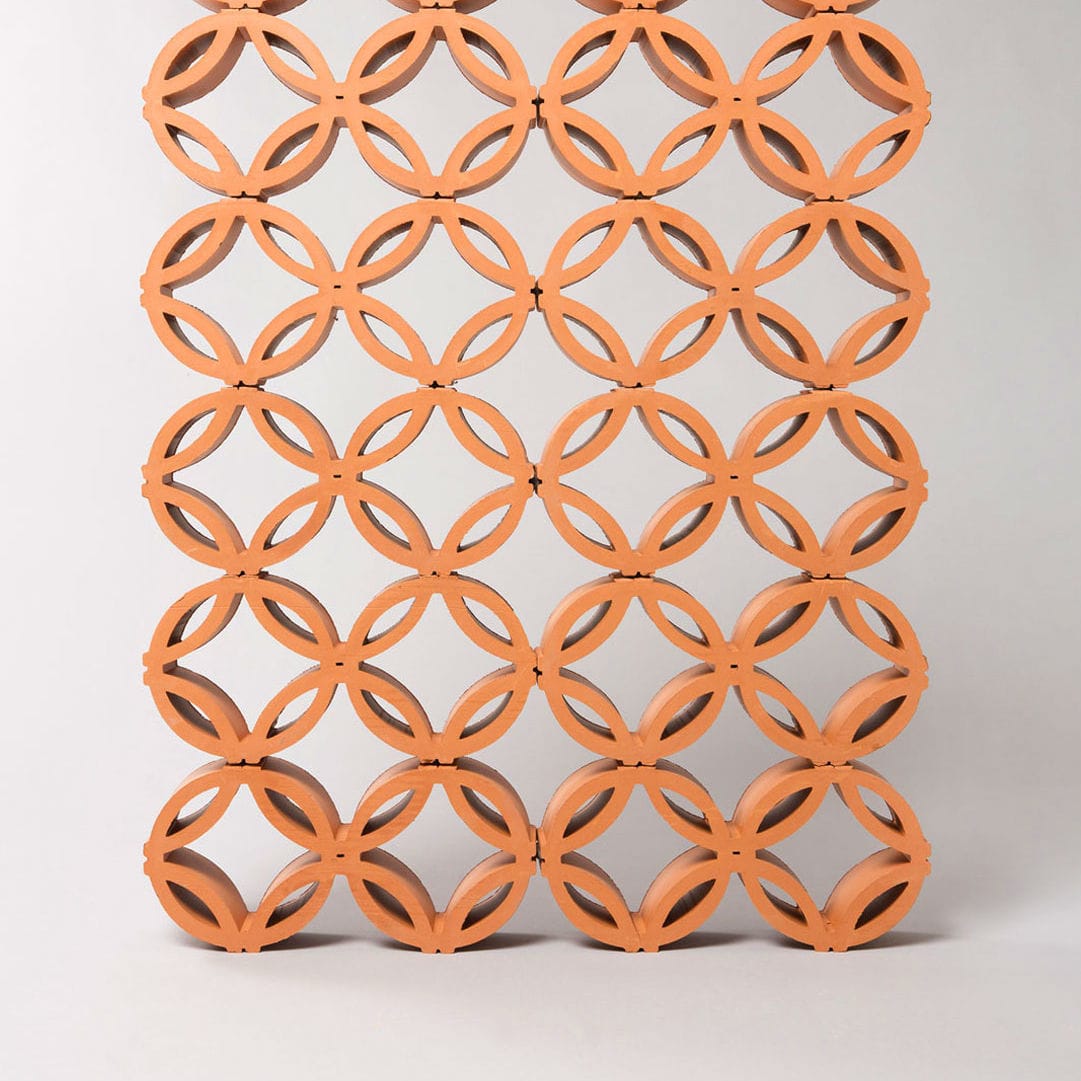 Ceramic screen wall - OLÍMPIA - CERAMICA FERRES - outdoor / indoor