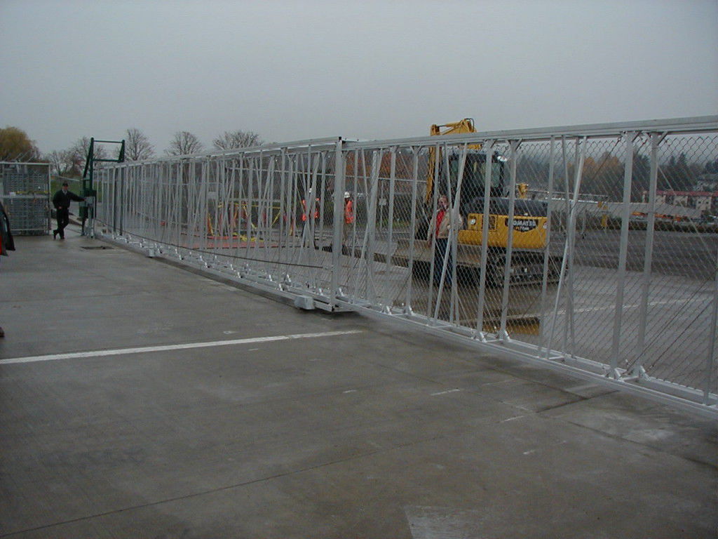 Telescopic gate - BOX FRAME ROLLER - Tymetal Corp - aluminum alloy ...