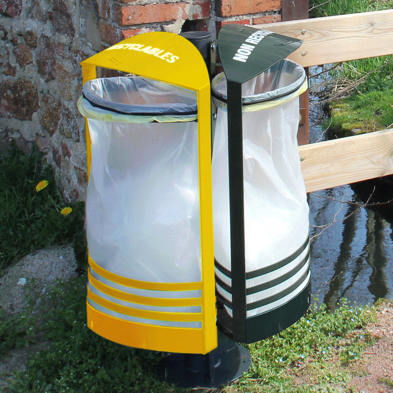 Public trash can - VIGI - SEPRA - floor-standing / painted aluminum ...