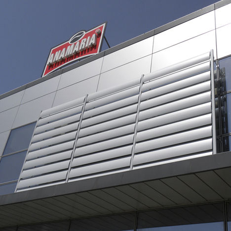 Aluminium solar shading - F - soltec - sheet metal / for facade / vertical