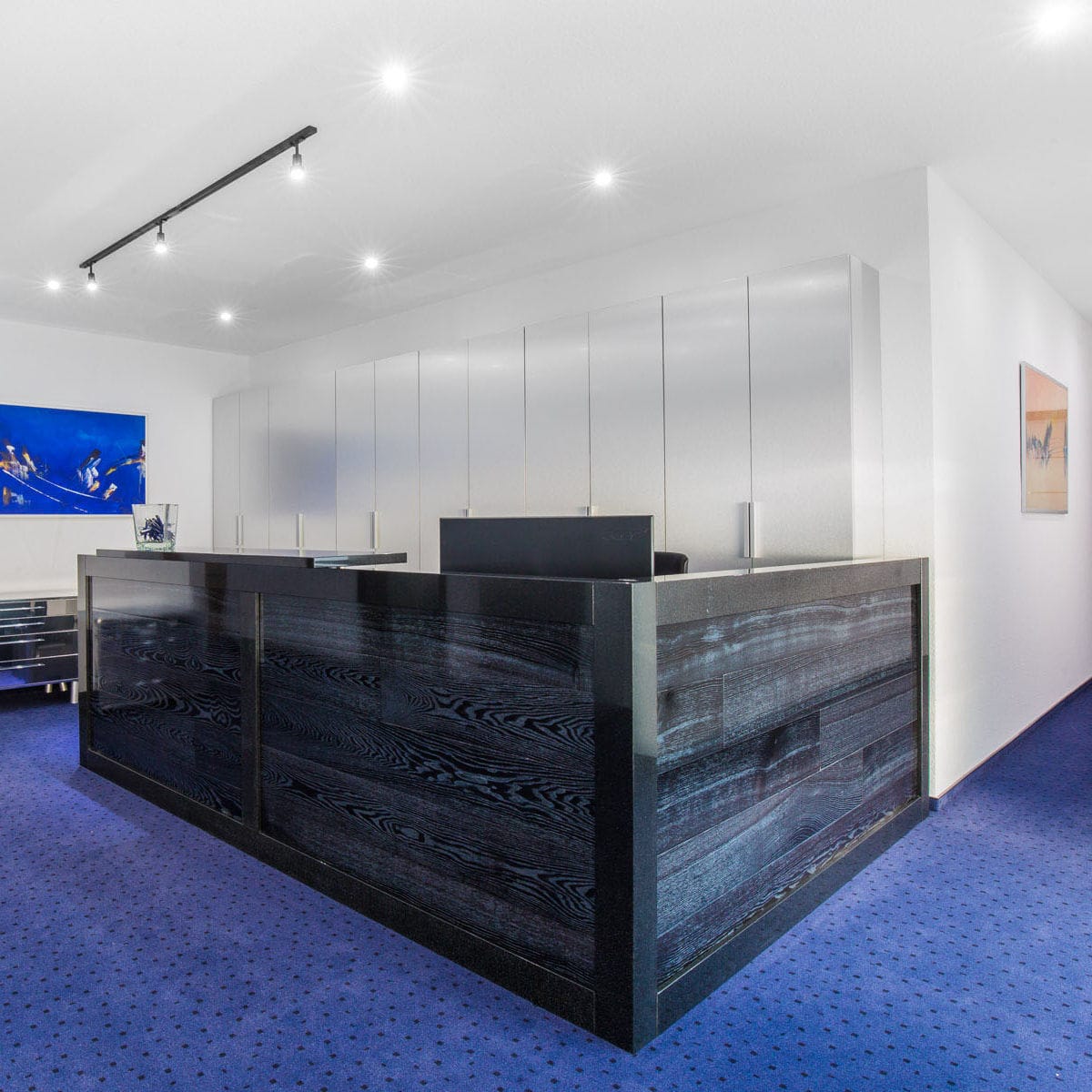 Corner reception desk - Luis Design - lacquered wood / granite