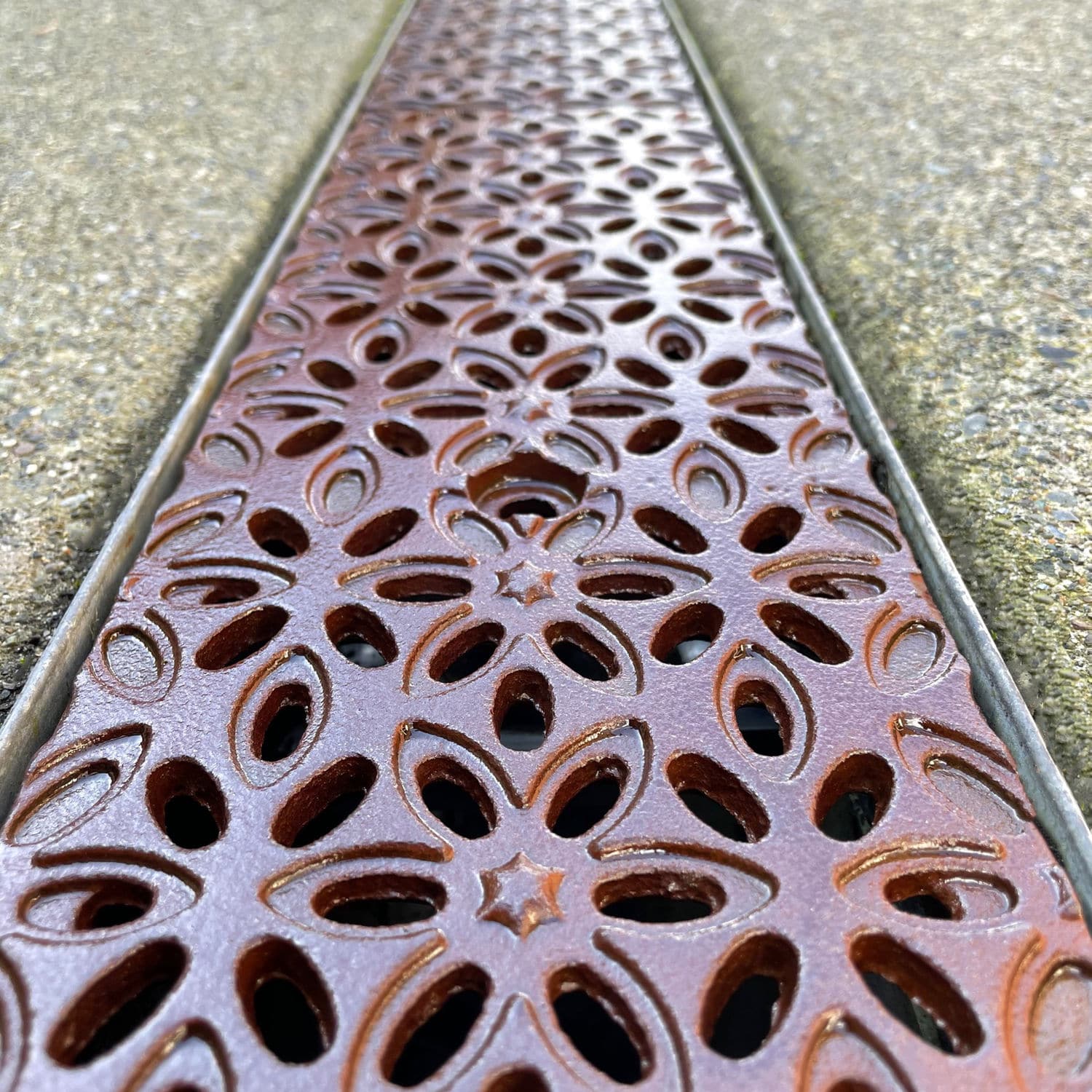 Iron drain grate - ANISE - IRON AGE DESIGNS - for public space