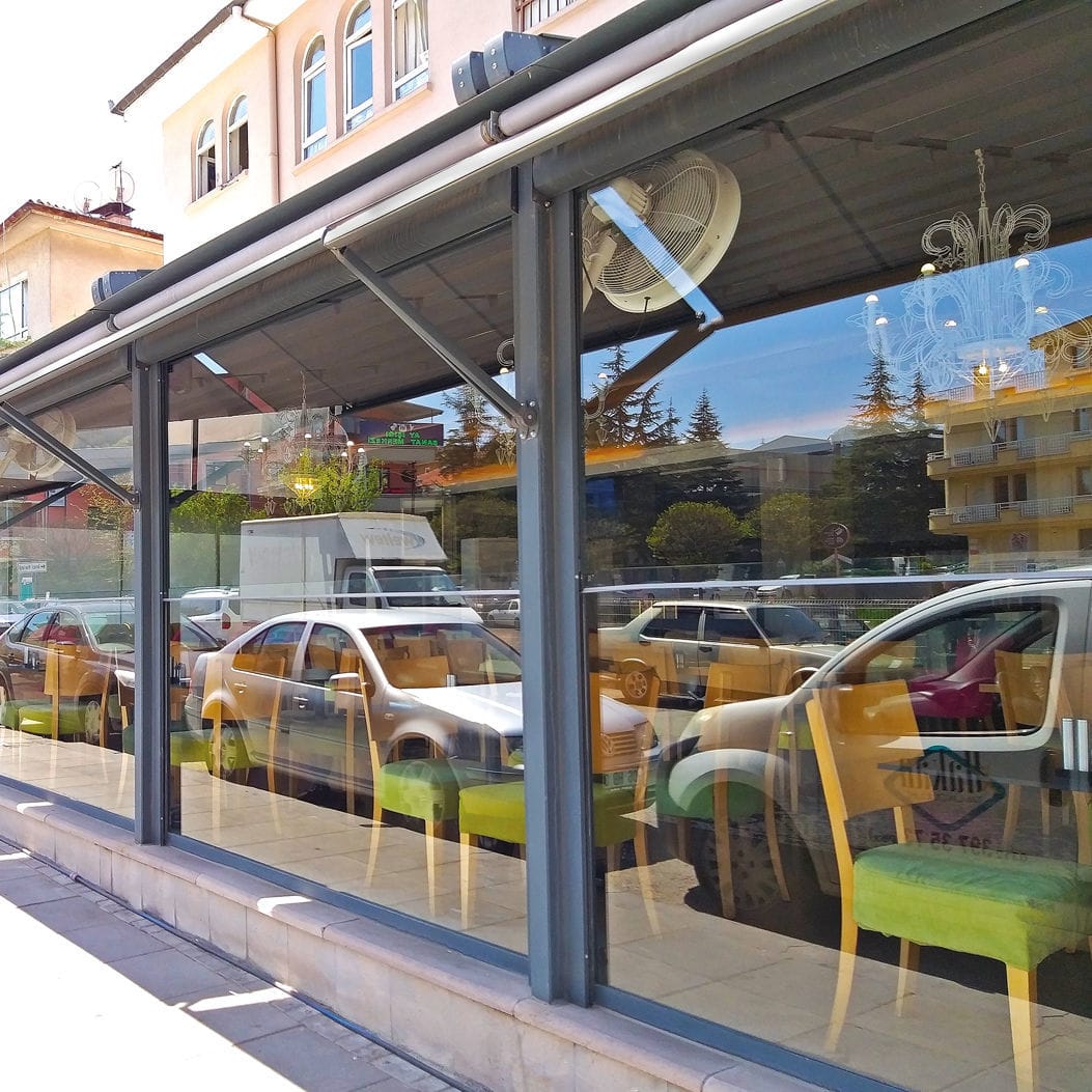 Tempered glass windbreak panel - DOUBLE MOTION - BYART GROUP - commercial