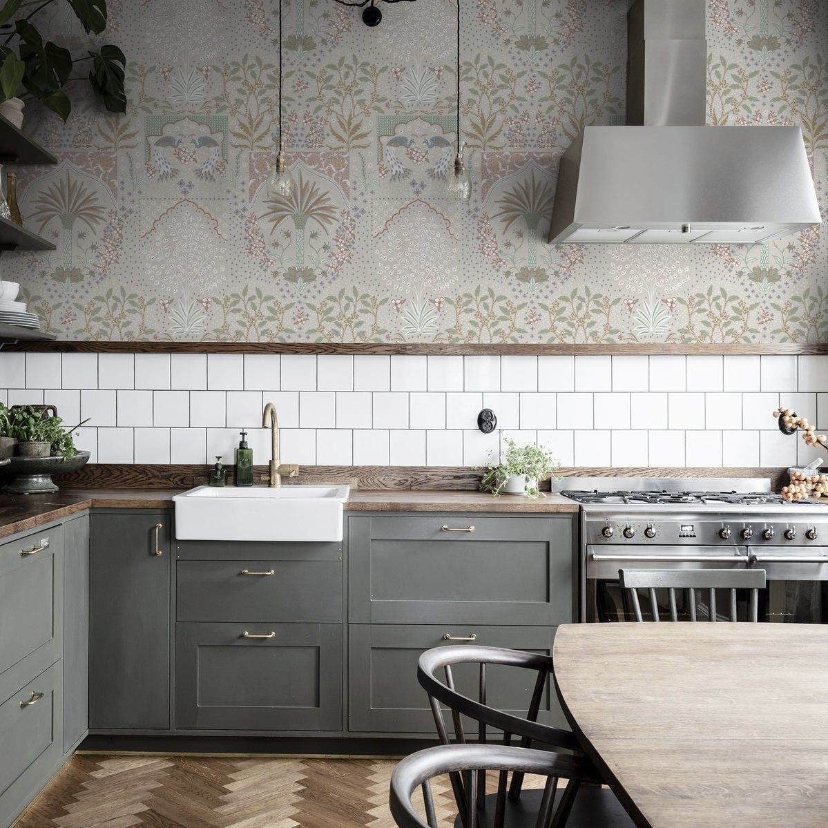 Contemporary wallpaper - Peacock - Boråstapeter - nature pattern ...