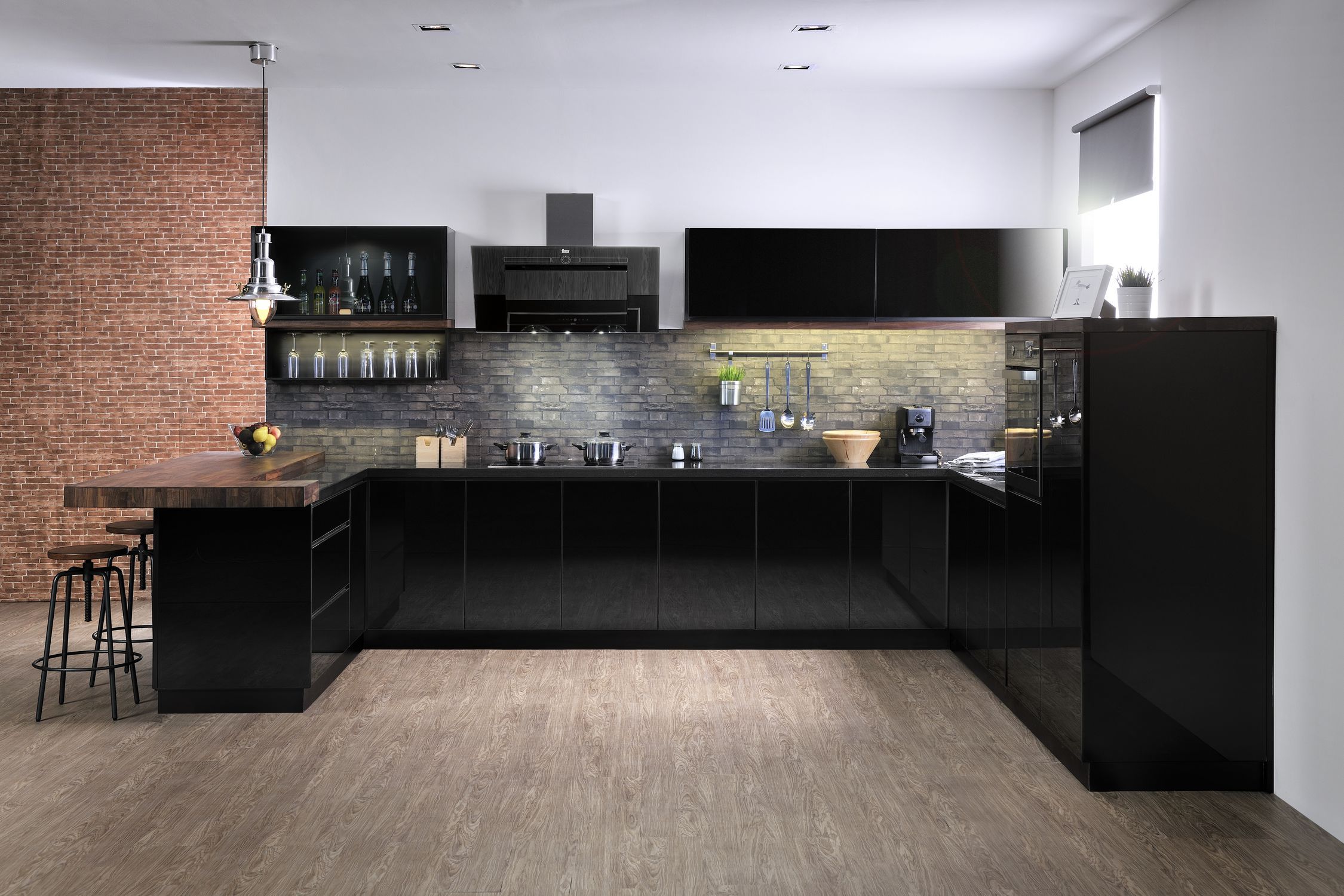 Contemporary kitchen - MOD 3 - Alustil - glass / aluminum / handleless