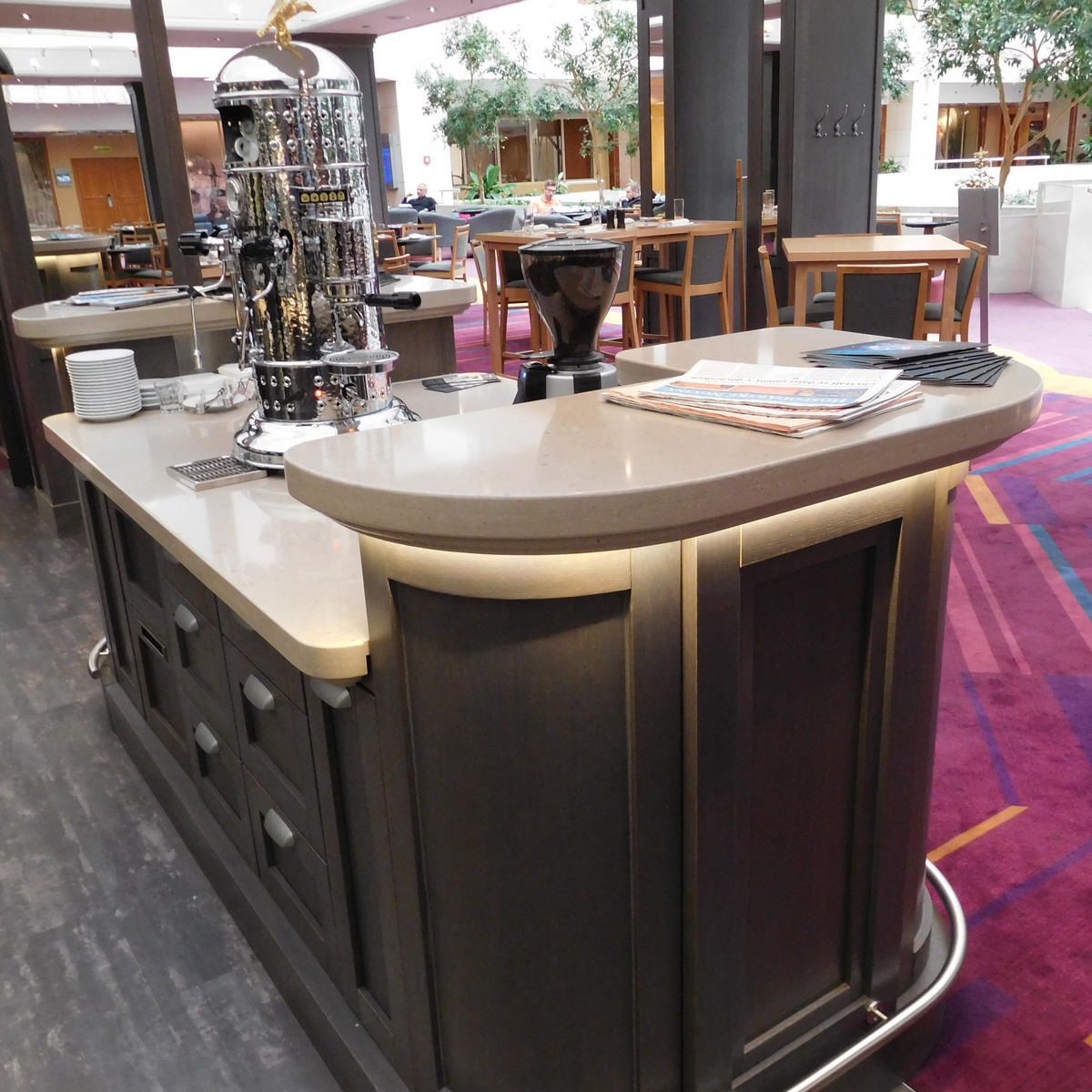 Bar counter - NOBLE TROYA - Technistone a.s. - engineered stone / curved