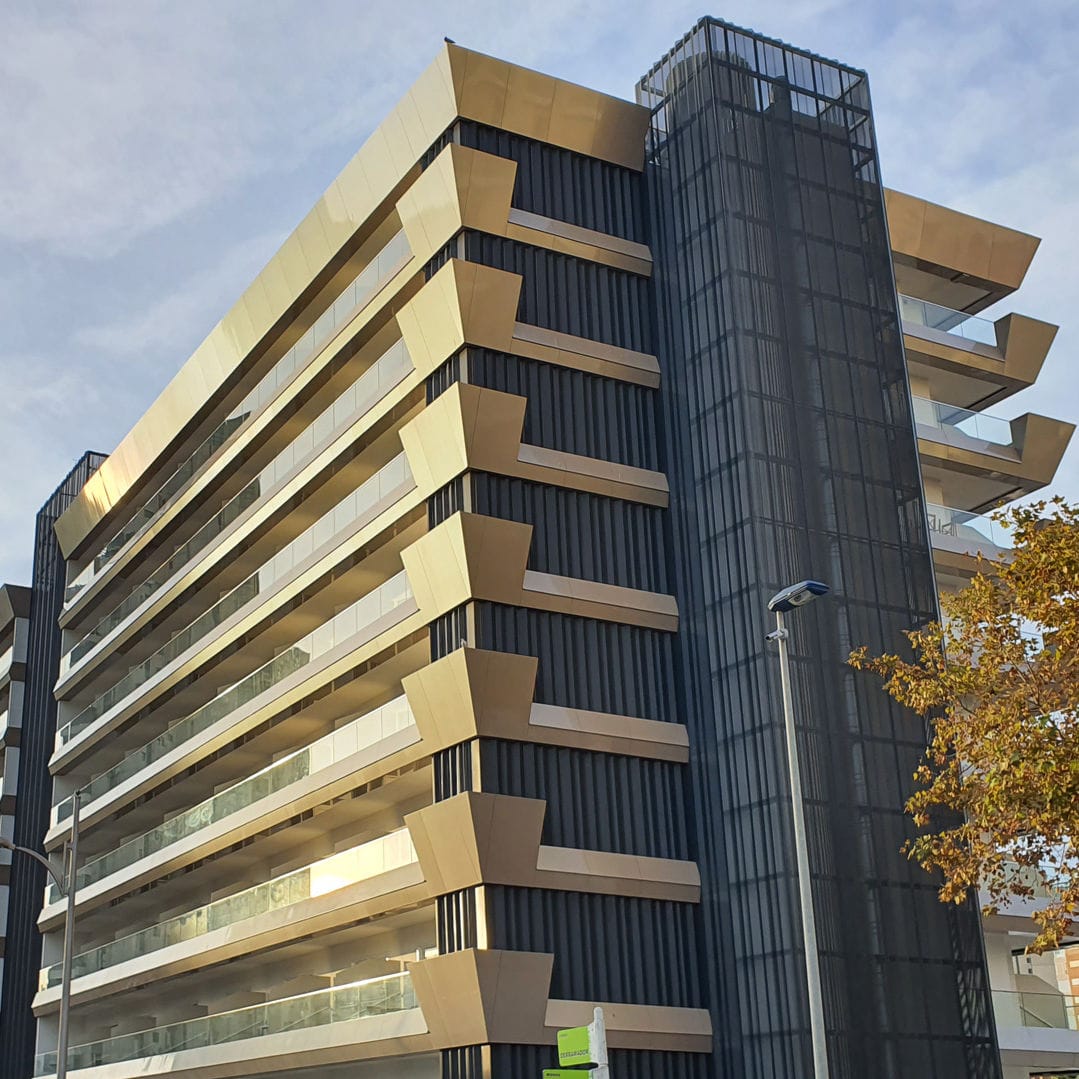 Cassette cladding - HOTEL HELIOS - ALUCOBOND - aluminum / composite ...