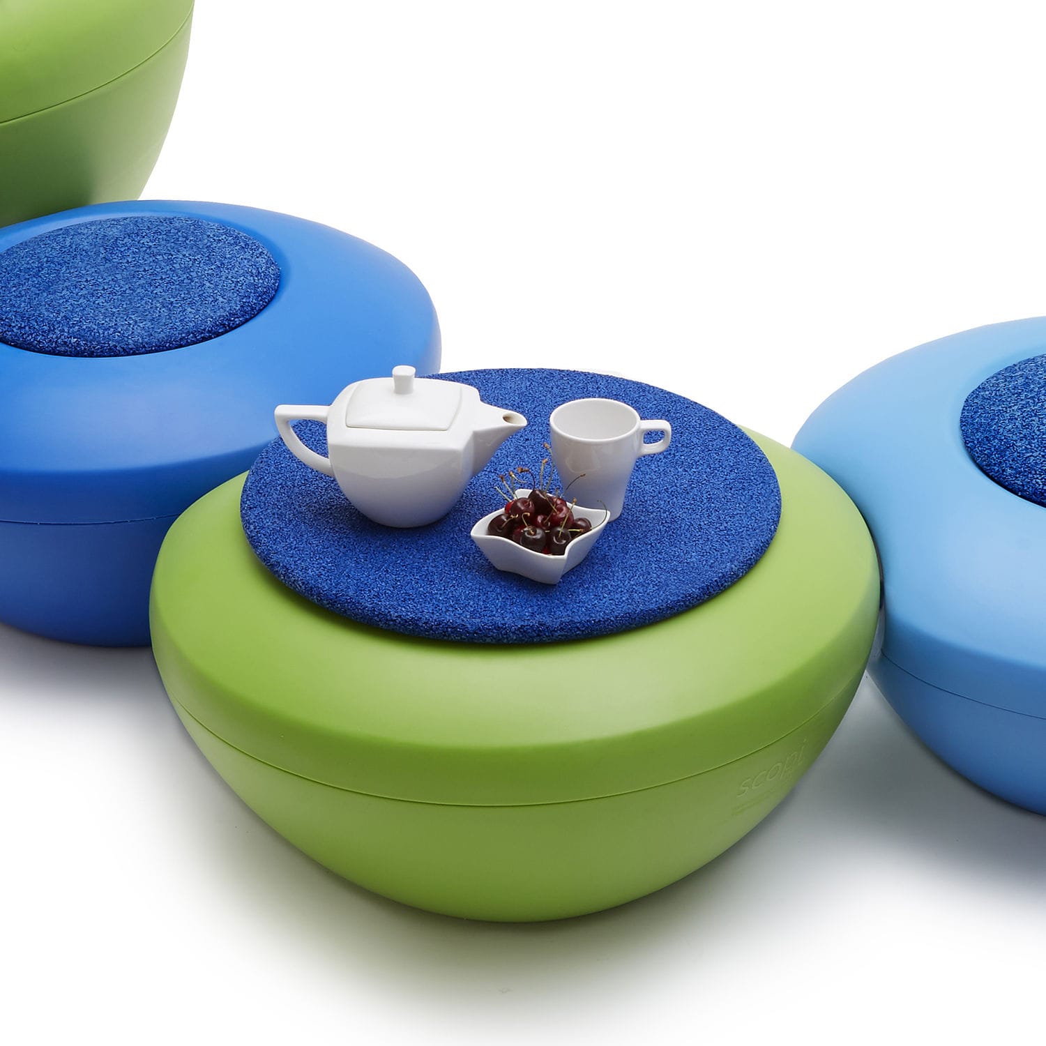 Rubber table top - SCOOPI - manga street - for public use