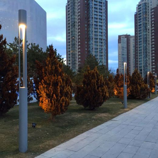 Contemporary light column - ILIA - BSI LIGHTING TECHNOLOGIES INC ...