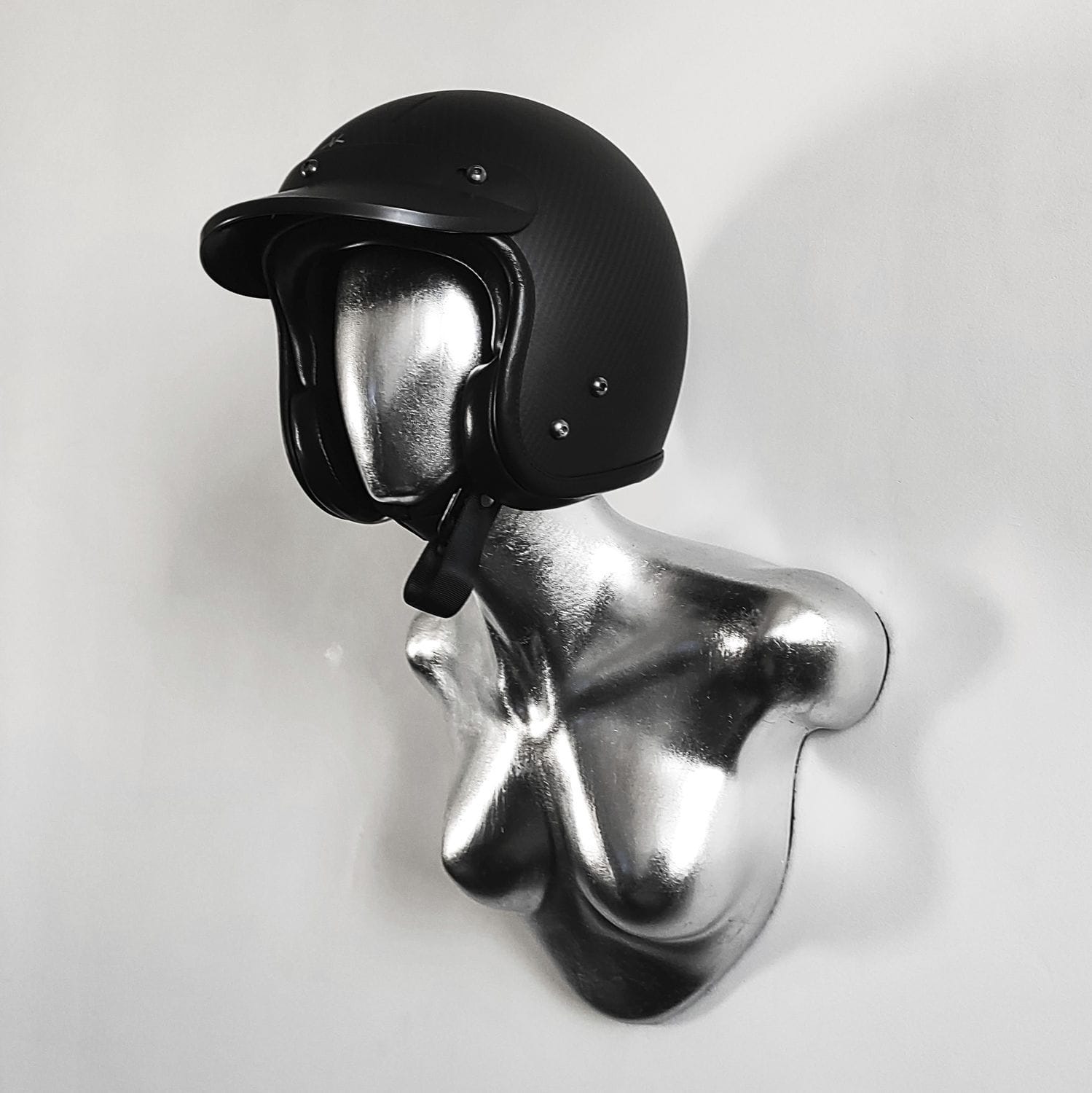 Earthenware helmet holder - SILVER BESSIE - FRANCOLLECTION - wall ...