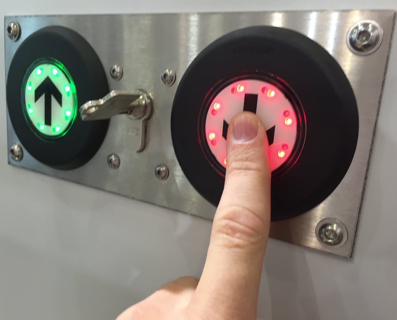 Wall-mounted control panel - liftwerk