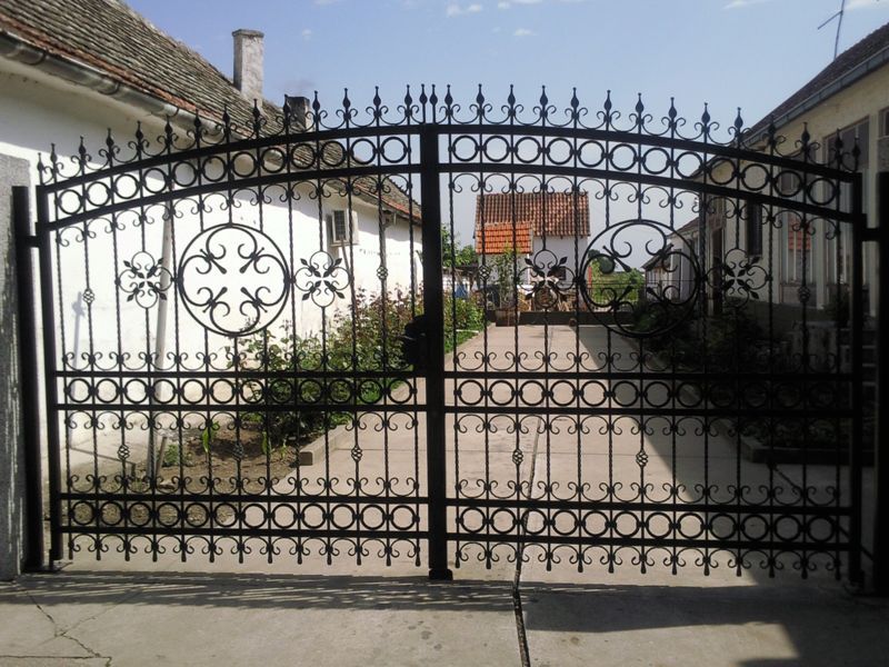 Swing gate - Ban-Inox - sliding / stainless steel / louvered