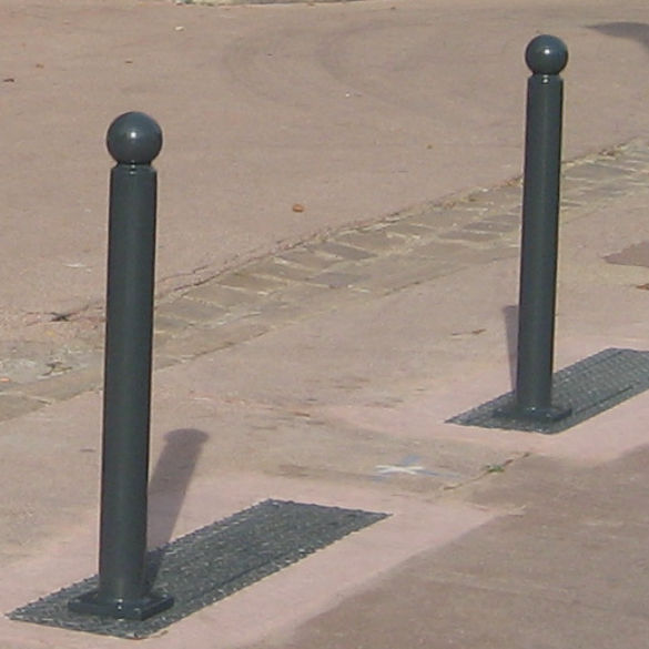 Security post - ACCÈS PLUS - Activia Mobilier Urbain - steel / made of ...