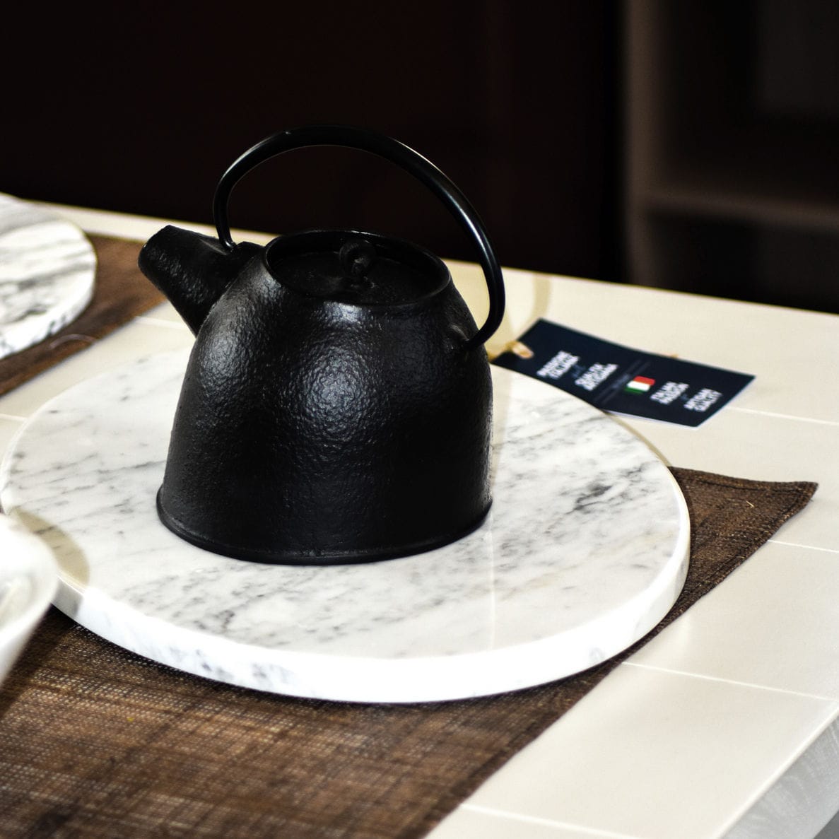 Carrara marble trivet - ART. 03 - Vie Del MarMo - oval / contract