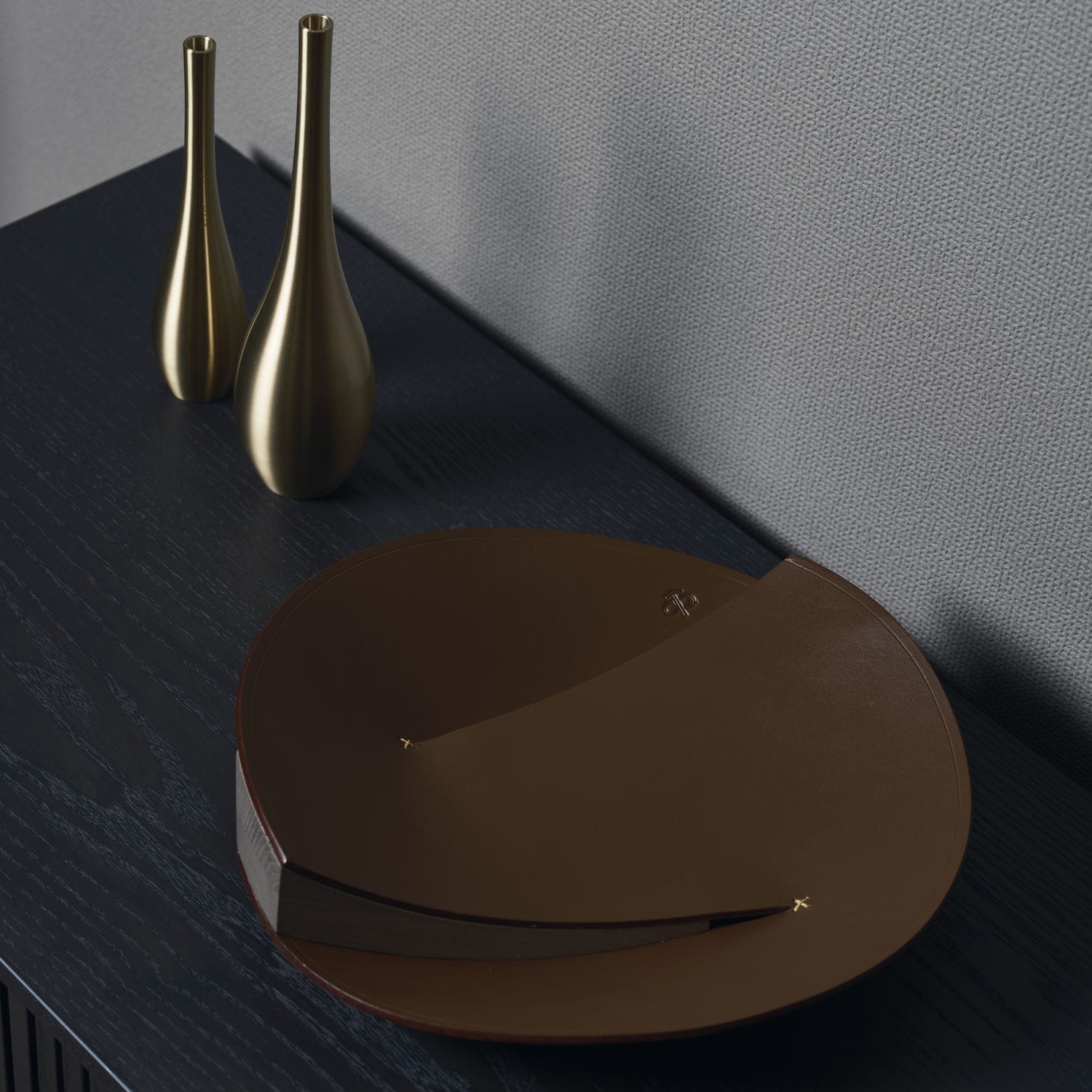 Oak pin tray - Round - CondeHouse - ash / cowhide / home