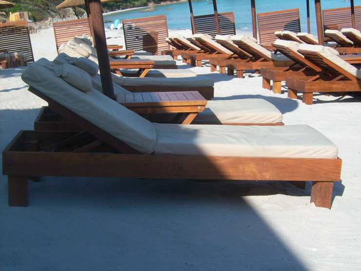 Contemporary sun lounger - VIP - Beach Concept - teak / beach / commercial