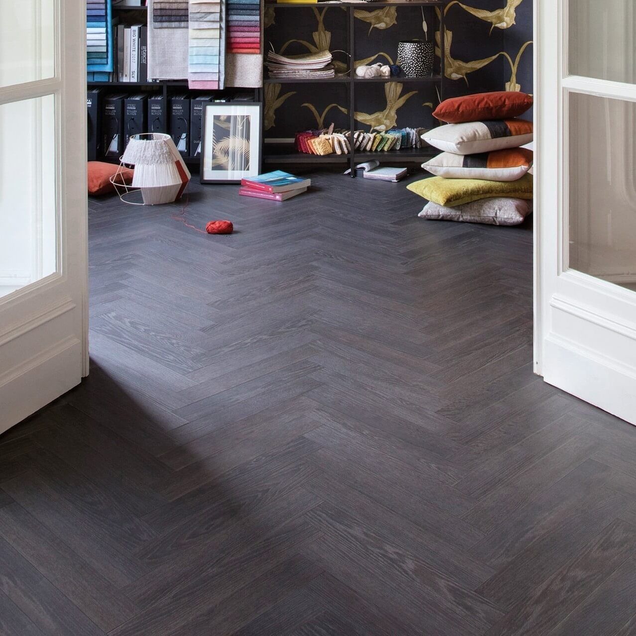 Oak laminate flooring - BATON ROMPU CHARME BLACK - Décoplus Parquets ...