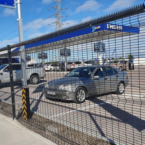 Wire mesh fence - BETAVIEW 25 - Betafence International - commercial ...