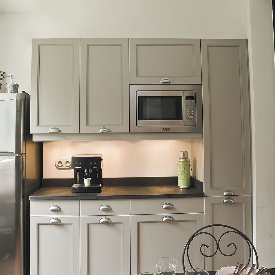 Traditional kitchen - MAULNES GRIS - PYRAM INDUSTRIES - alder / island ...