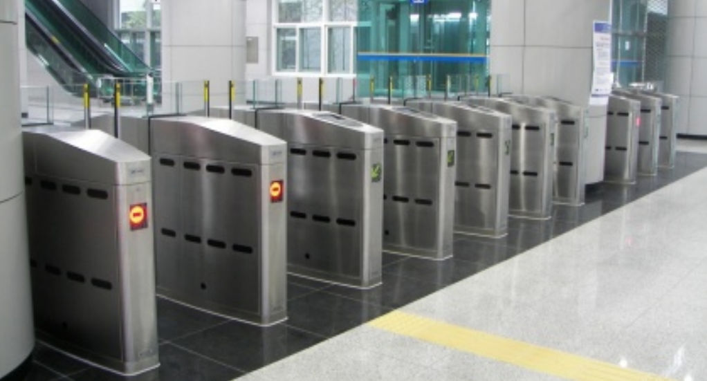 Glass turnstile - GATE - GUNNEBO ENTRANCE CONTROL - security ...