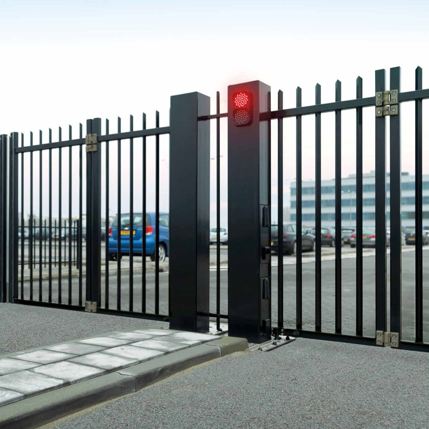 Self-supporting gate - SGATE TRACKLESS - HERAS - folding / galvanised ...