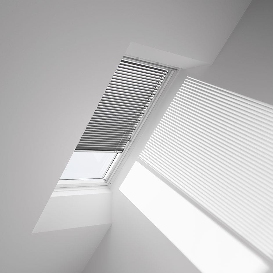 Venetian blinds - VENETIAN - VELUX - for roof windows / lacquered ...