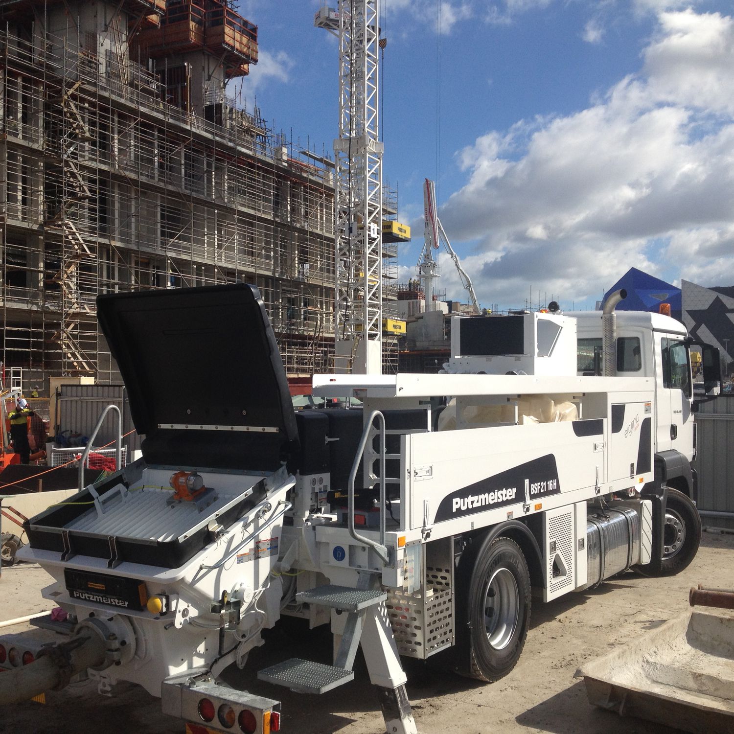 Mobile concrete pump - MOLI 2110 HP - PUTZMEISTER