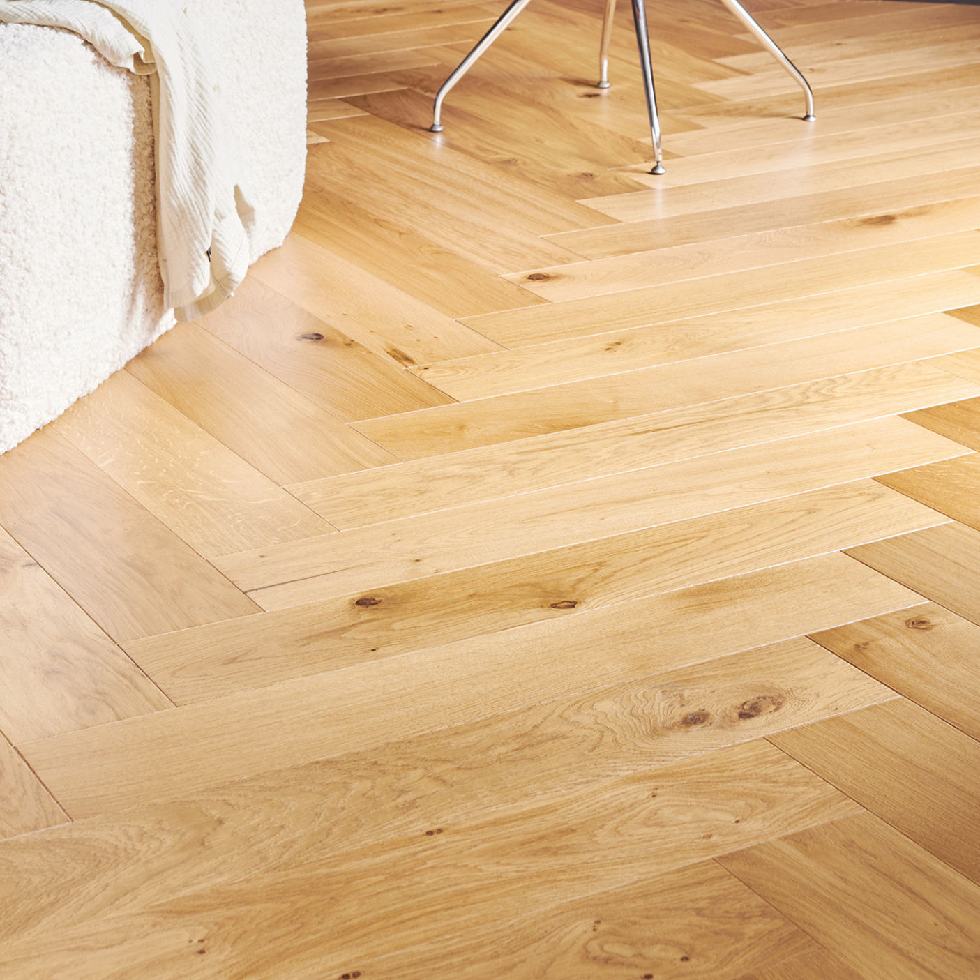 Engineered parquet floor - ZENITUDE MIEL 139 - PANAGET - oak / herringbone / brushed