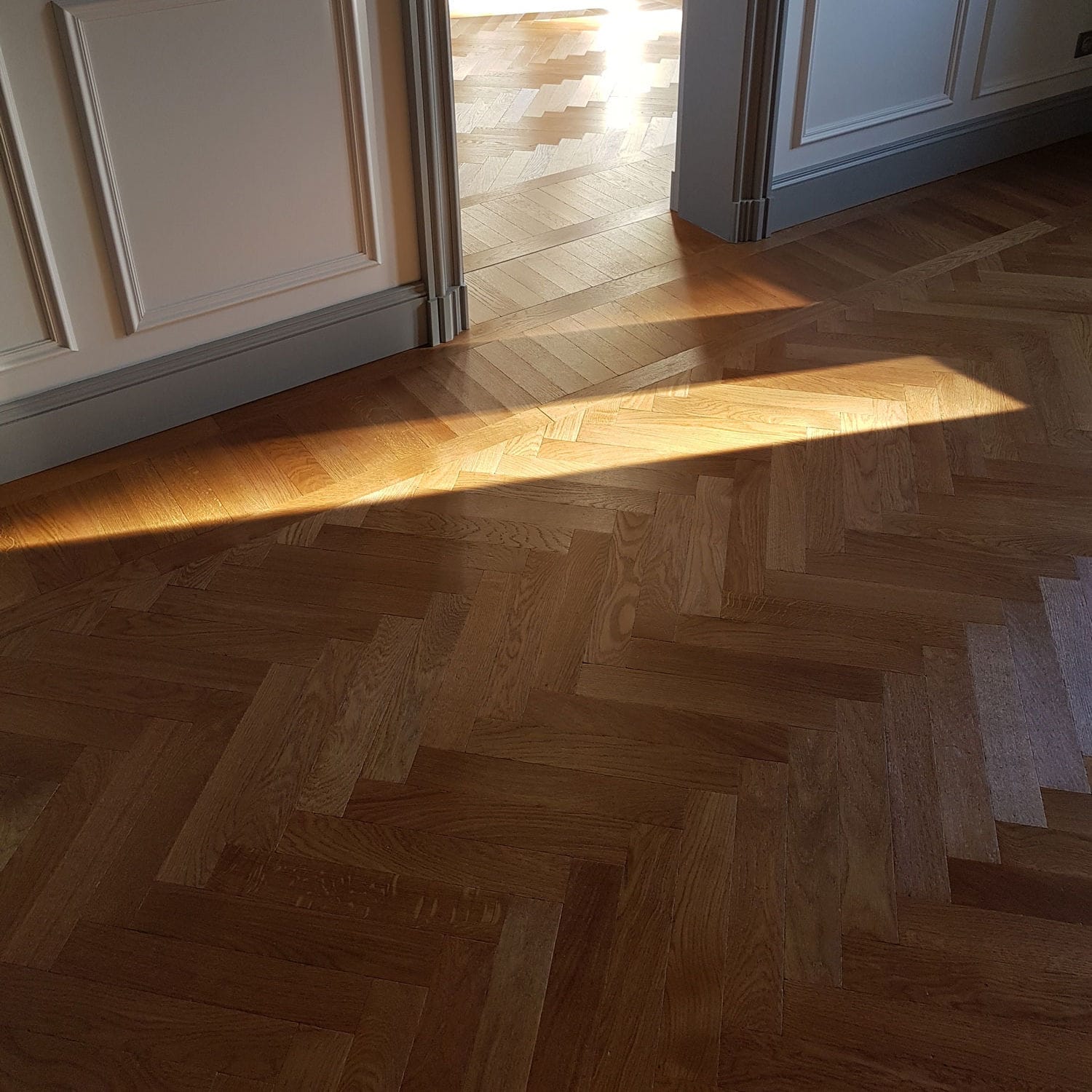 Engineered parquet floor - BABYLONE - PARQUETERIE BEAU SOLEIL - solid / oak / herringbone