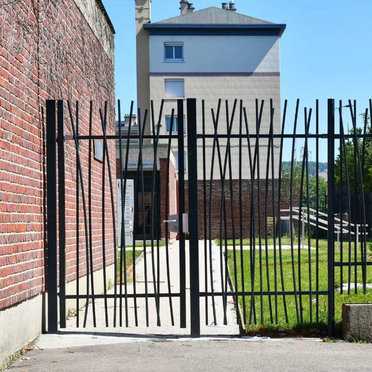 Pivoting gate - OOROSOO™ - NORMACLO - galvanised steel / powder-coated ...