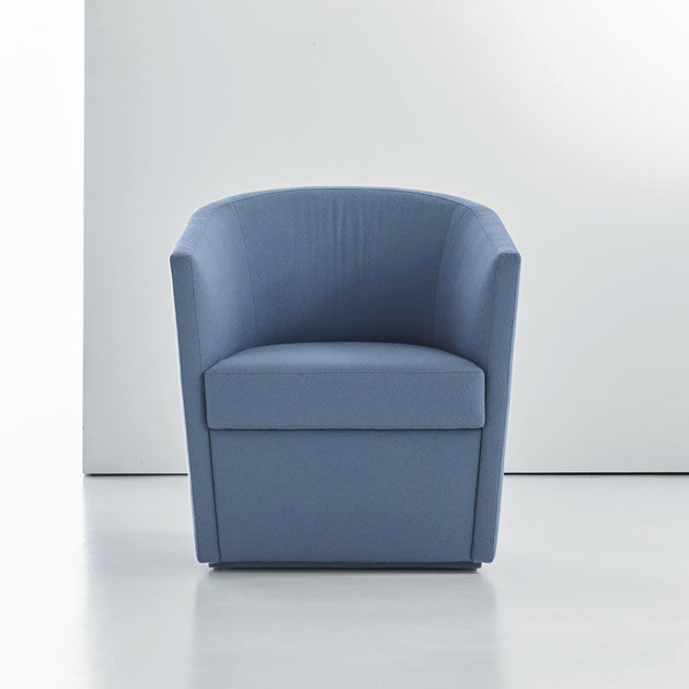 Contemporary armchair - GLASGOW - BERNHARD design - leather ...