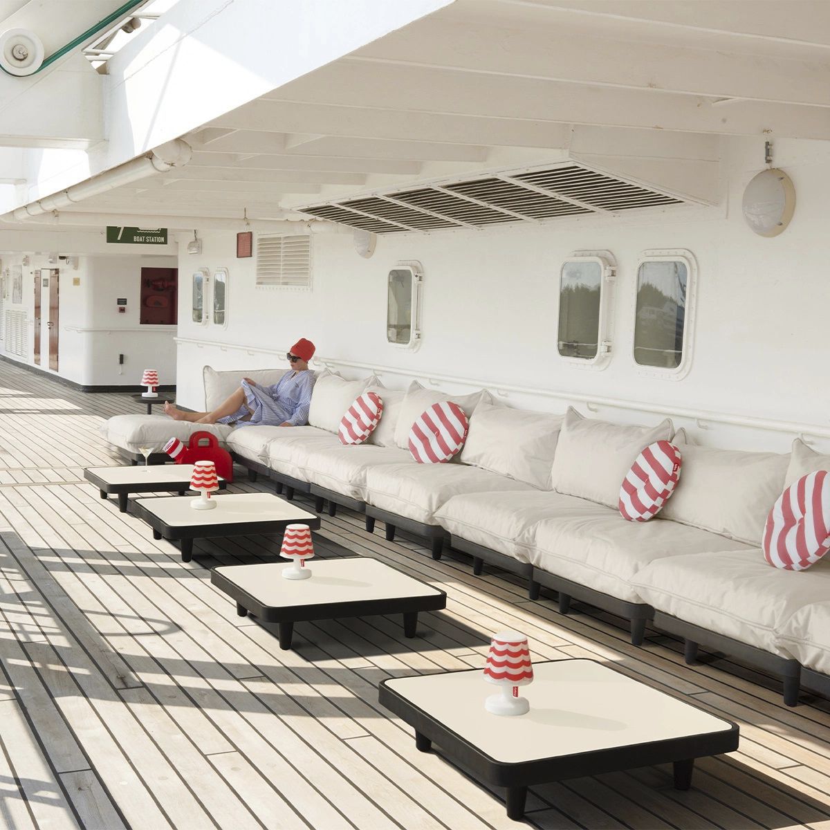 Contemporary coffee table - PALETTI - Fatboy the original - aluminum ...