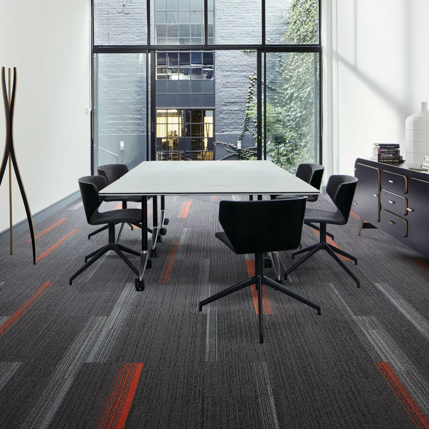 Carpet tile - ON LINE - Interface - tufted / loop pile / structured