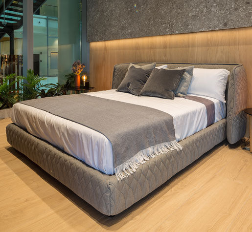 Double bed - Redondo - MOROSO - contemporary / upholstered / with headboard