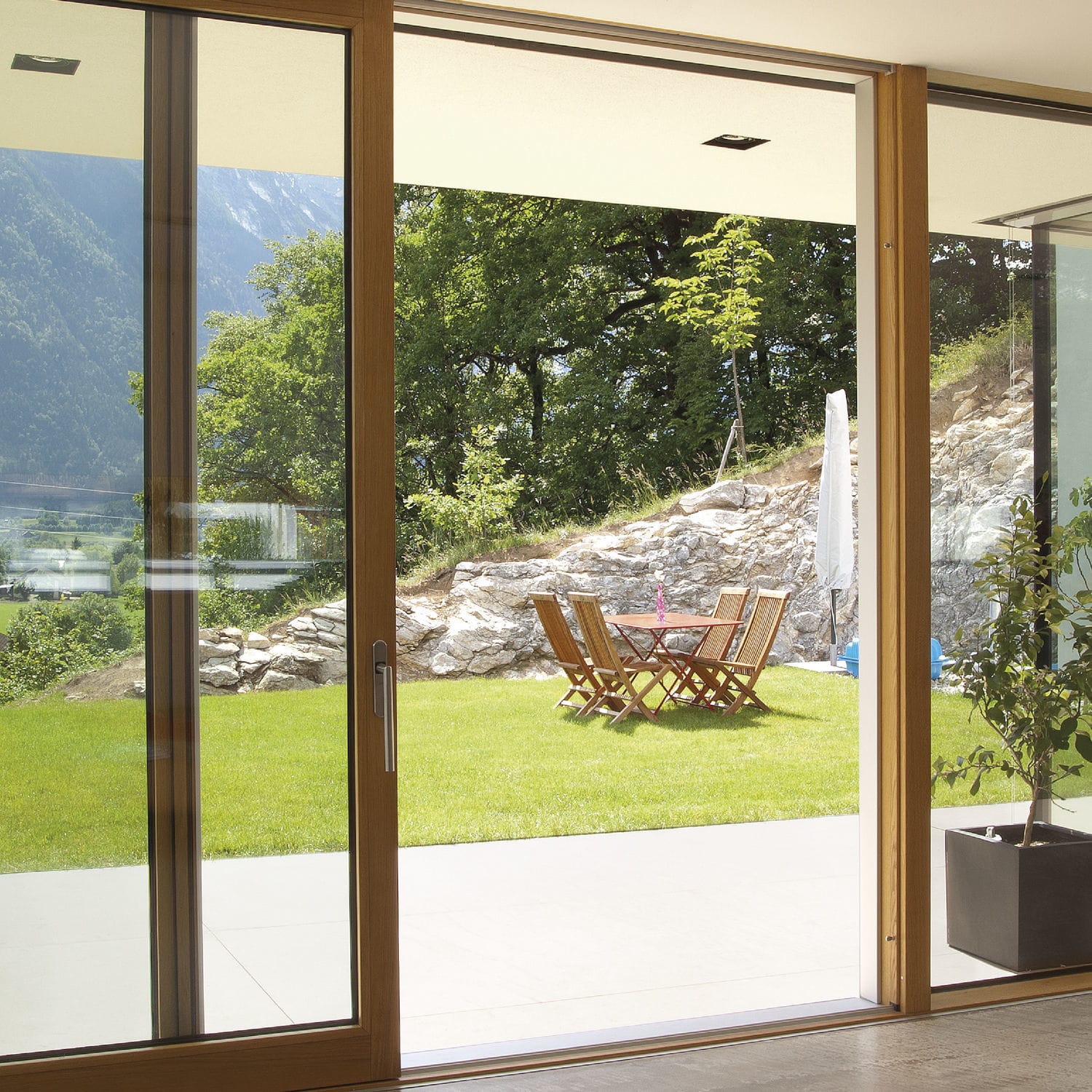 Aluminum sliding system - Maco Mayer & Co Beschläge GmbH - plastic ...