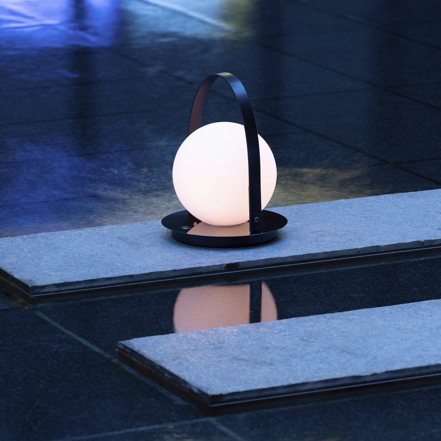 Table lamp - BOLA - Pablo Designs - brass / chrome / leather