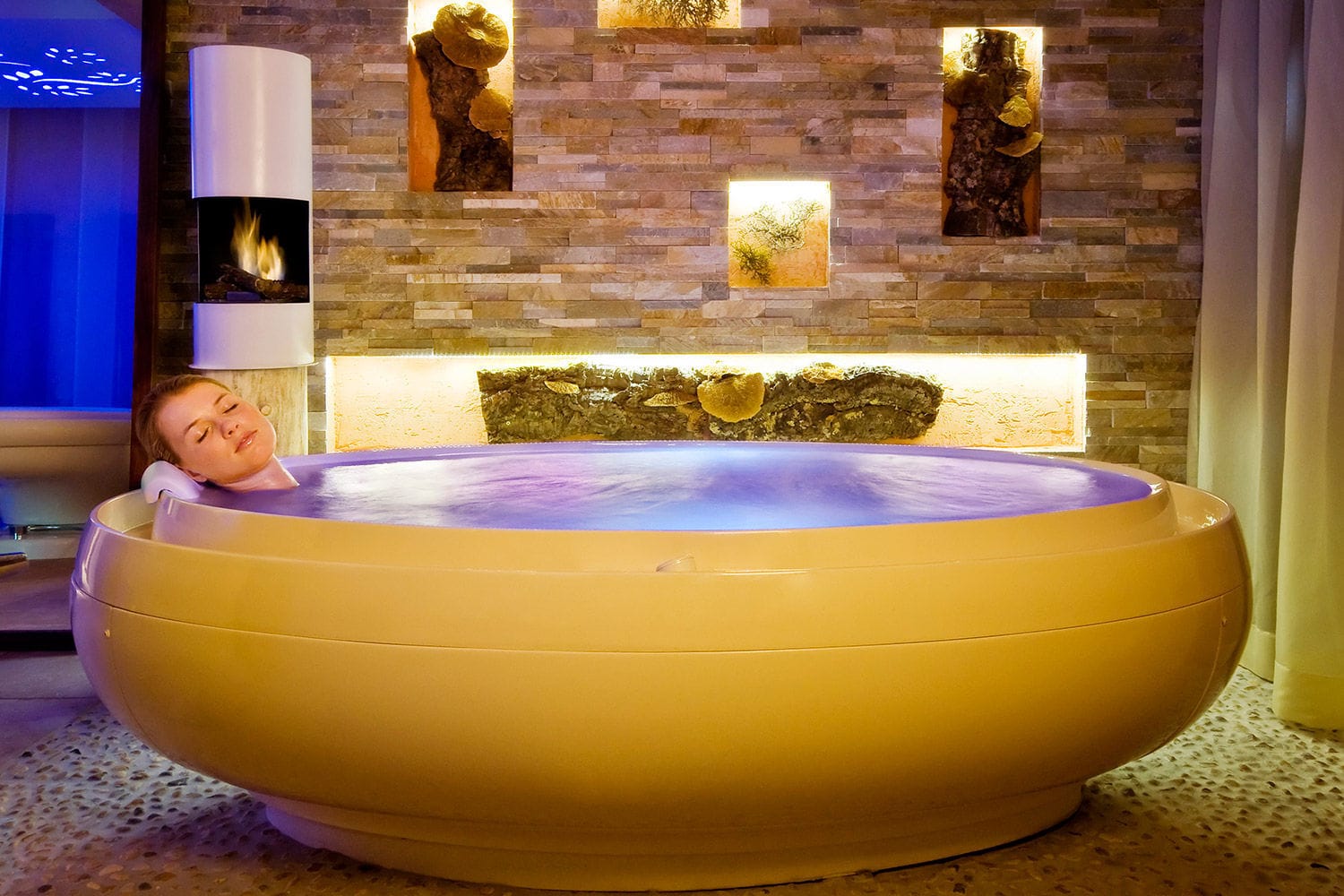 Round bathtub - INFINITY POOL - SPA4 - free-standing / professional ...