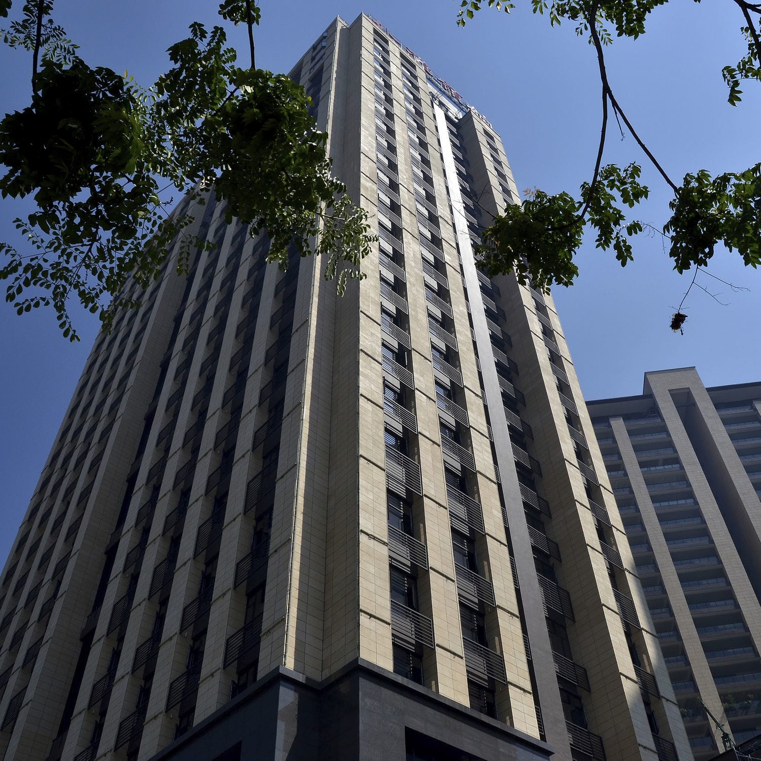 Panel façade cladding - STREAME - PHOMI - modified clay / vertical ...