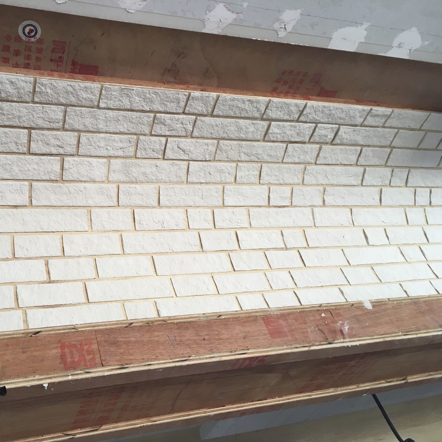 Modified clay wall cladding - FACING K - PHOMI - indoor / for facade ...