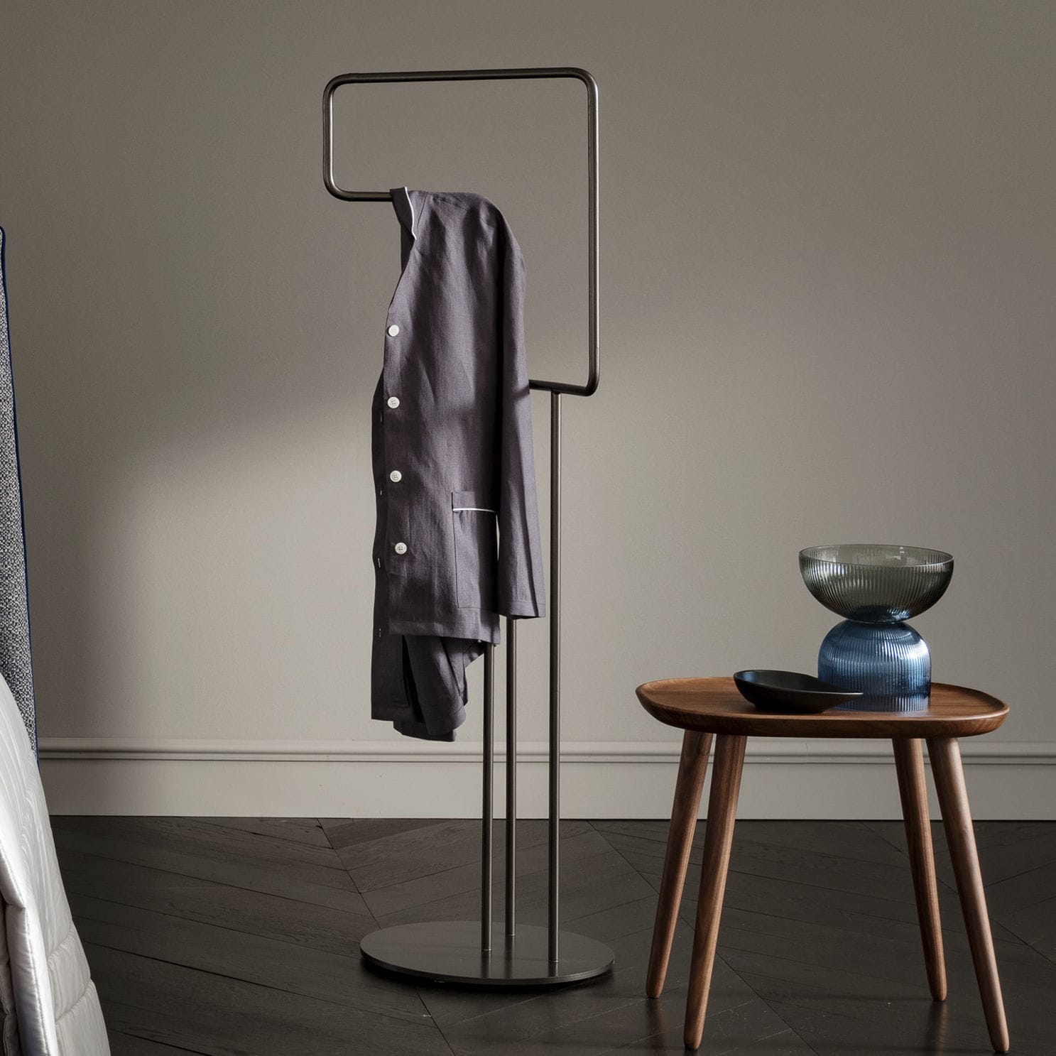 Floor-mounted valet stand - ALTRENOTTI - contemporary / metal